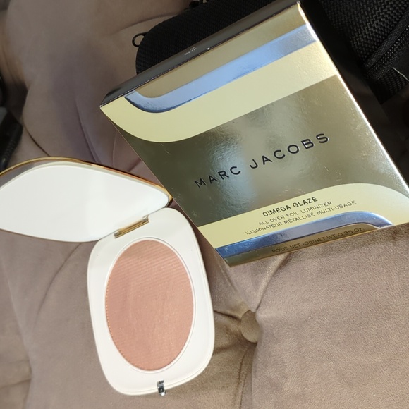 Marc Jacobs | Makeup | Marc Jacobs Omega Glaze Luminizer | Poshmark